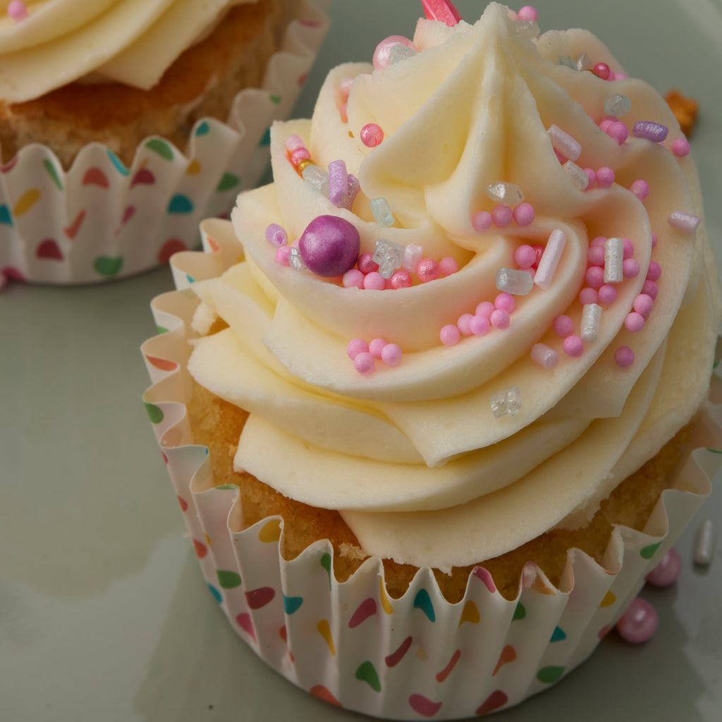 Classic Vanilla Cupcake Kit from Damask Cakes